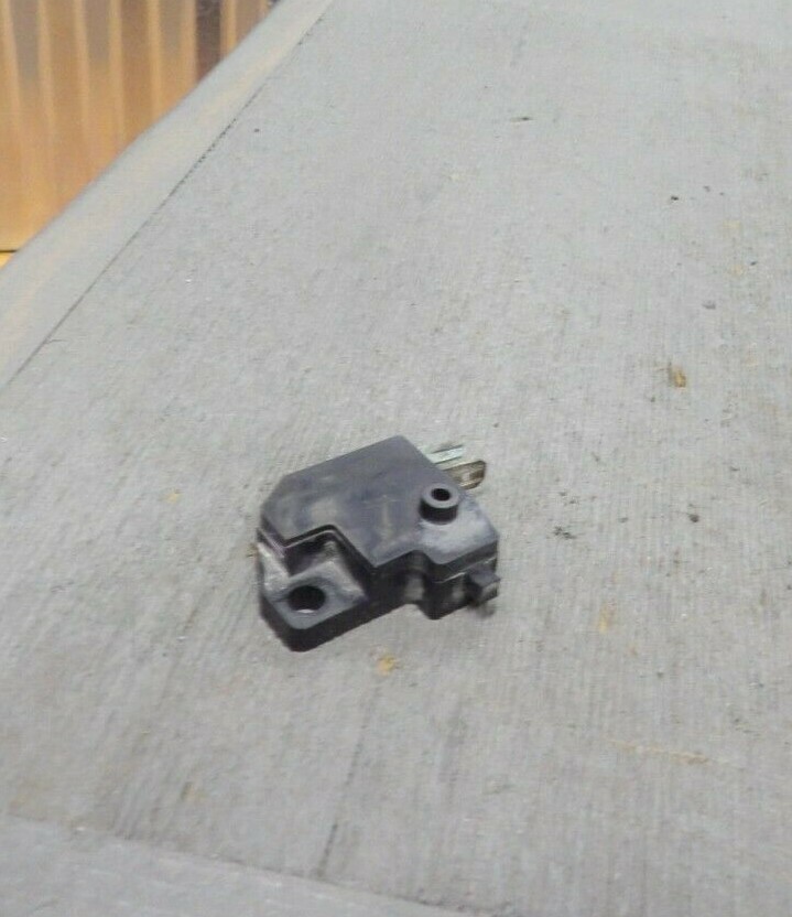 98-06 Suzuki Katana GSX750F GSX600F FRONT BRAKE LIGHT SWITCH 57460 ...