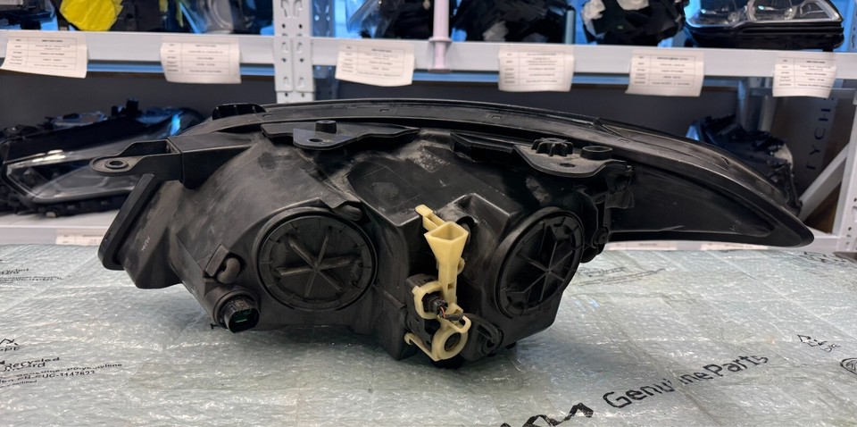 Genesis G80 DH PE FL Xenon RIGHT USED GENUINE 92102 B1170 | eBay