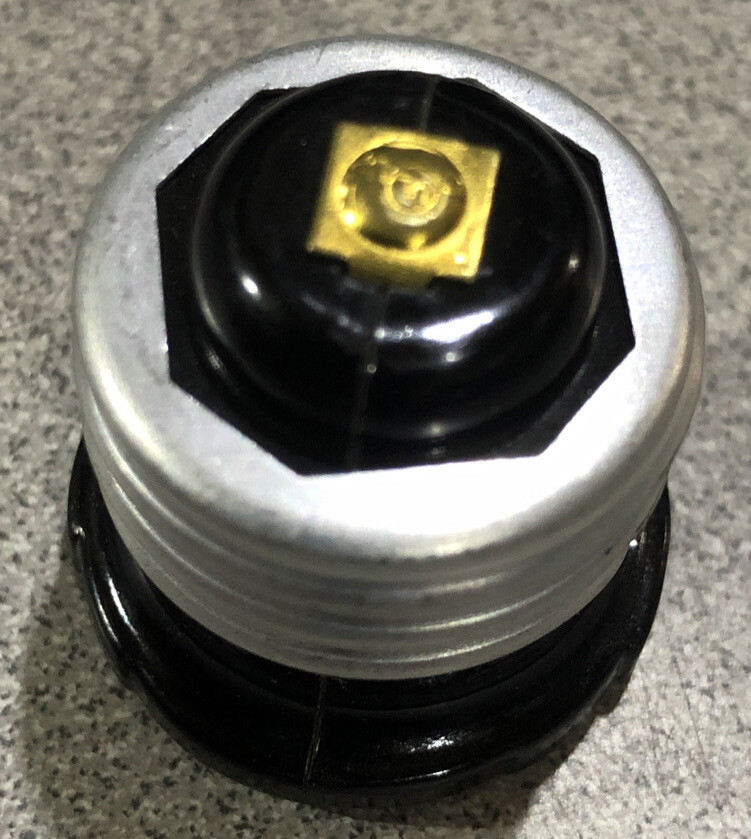 Eaton Black Light Socket Plug Adapter Lamp Holder Outlet Converter Bulk ...