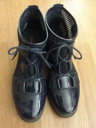 SOREL "MAJOR" WOMEN'S 9 NAVY PATENT LEATHER MESH BOOTIE EXCELLENT ...