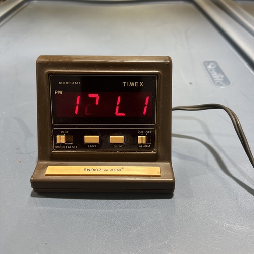 Vintage Timex Lighted (Red) Dial Electric Desk Alarm Clock 5212-5 Works ...