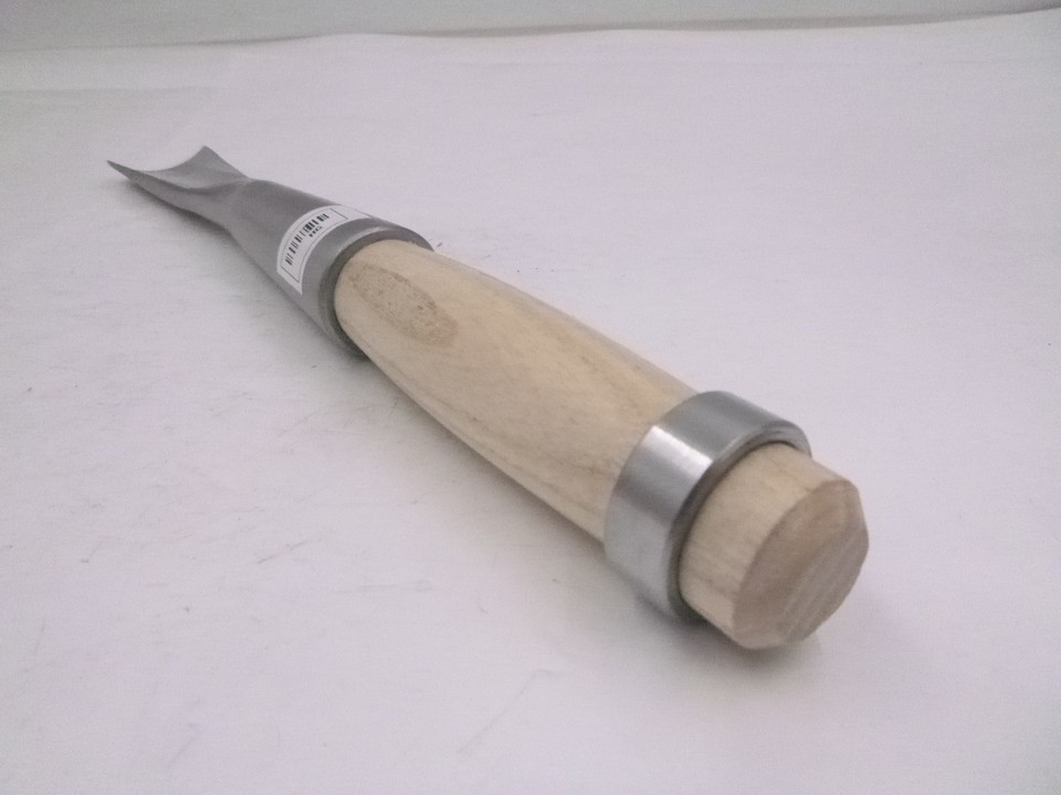 Barr Tools 1-1/2" Heavy Duty Curved Framing Bench Chisel Wooden Handle ...