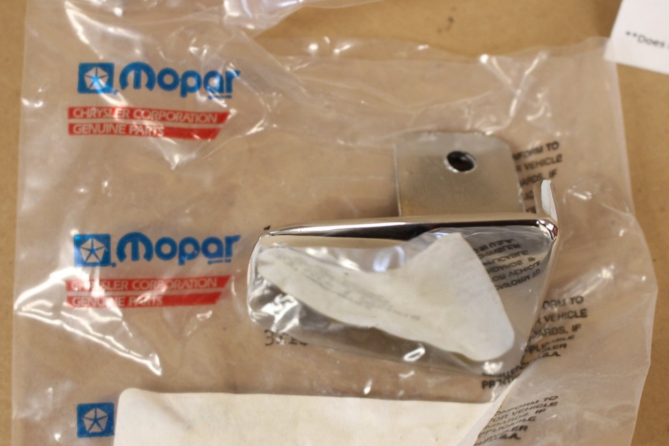 Right Hand Inside Interior Door Handle 3824010 Dodge 1984-1989 OEM ...