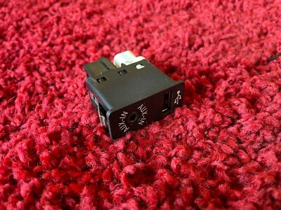 BMW F10 F12 F25 F30 F36 E92 AUX AUDIO IN PORT CHARGE USB INSERT SOCKET ...