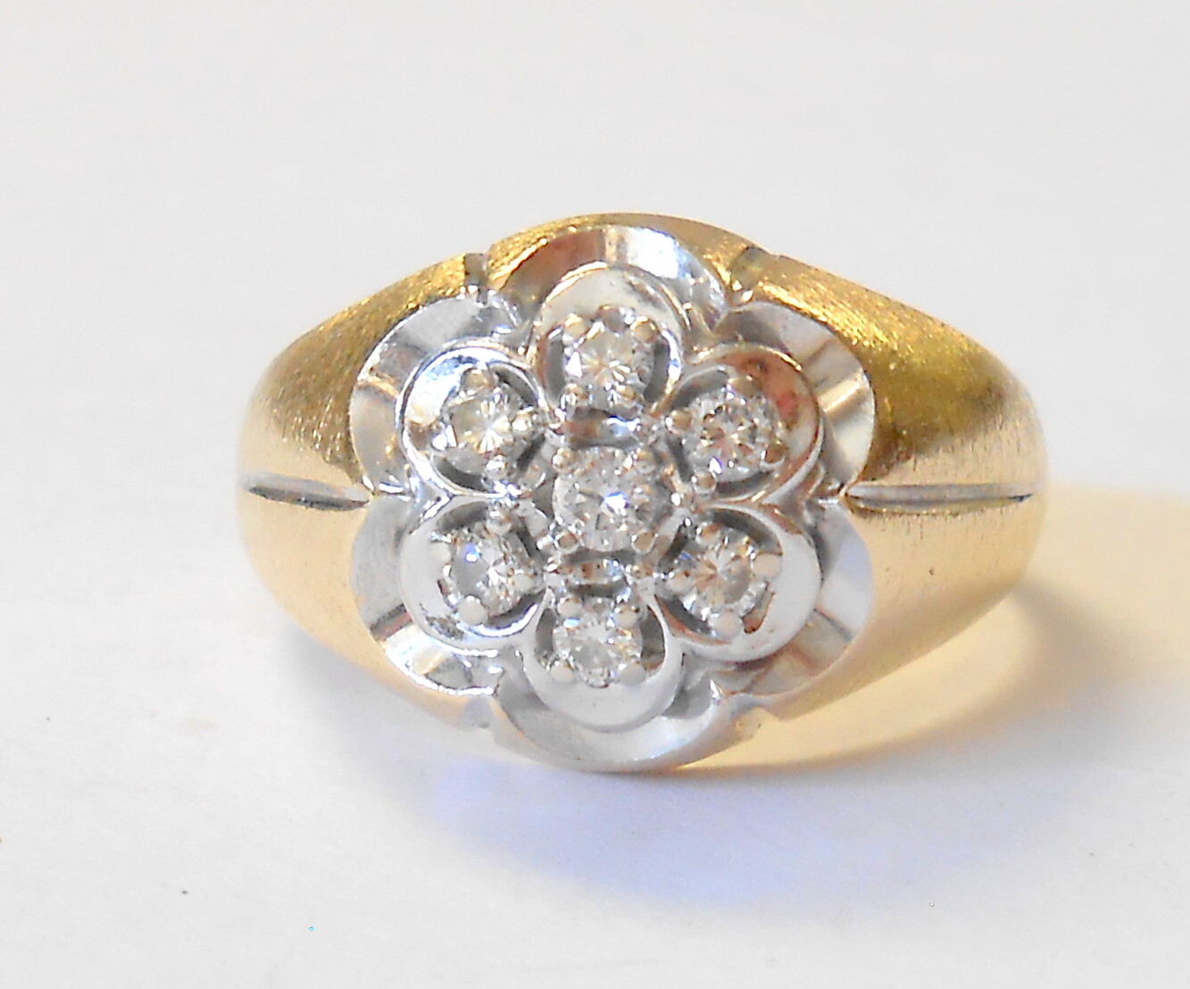 Estate Find 14K Yellow Gold & 7 Diamond Mens Ring Kentucky Cluster Size ...