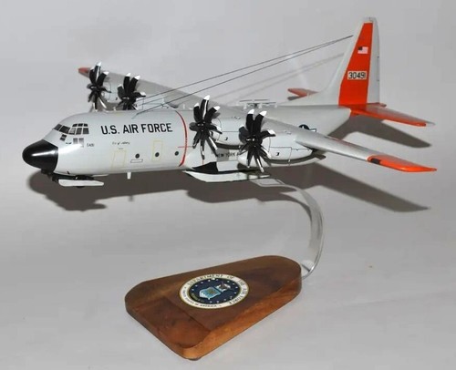 USAF Lockheed Martin LC-130 Hercules Artic 109th AW Desk Model 1/72 SC ...
