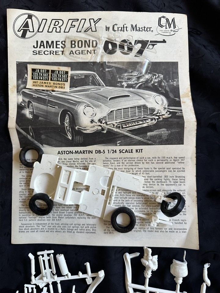 1966 James Bond 007 Aston Martin DB5 Model Kit AIRFIX 1/24 - UNBUILT in ...
