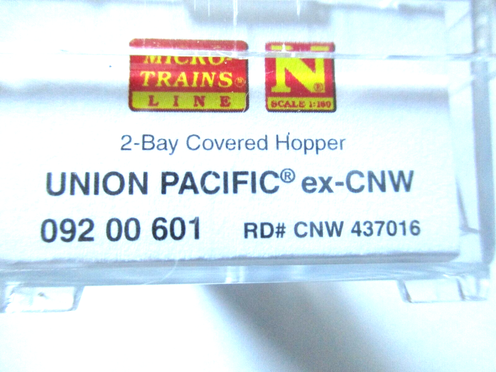 Micro-Trains #09200601 Union Pacific ex-CNW 2-Bay Covered Hopper ...