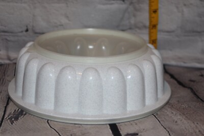 Vintage Tupperware Jel-Ring Jello Mold / Ice Ring - White Speckled ...