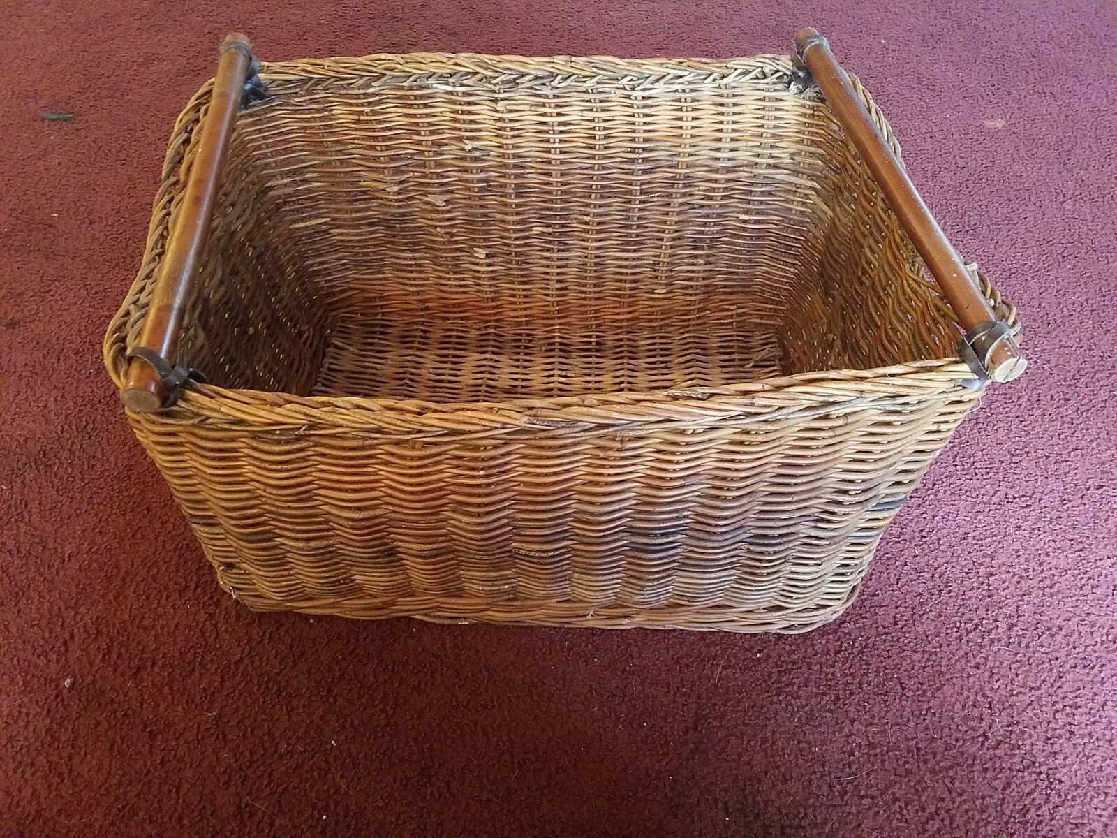LARGE RECTANGULAR WICKER BASKET WITH HANDLES 24" X 17" X 13" | eBay