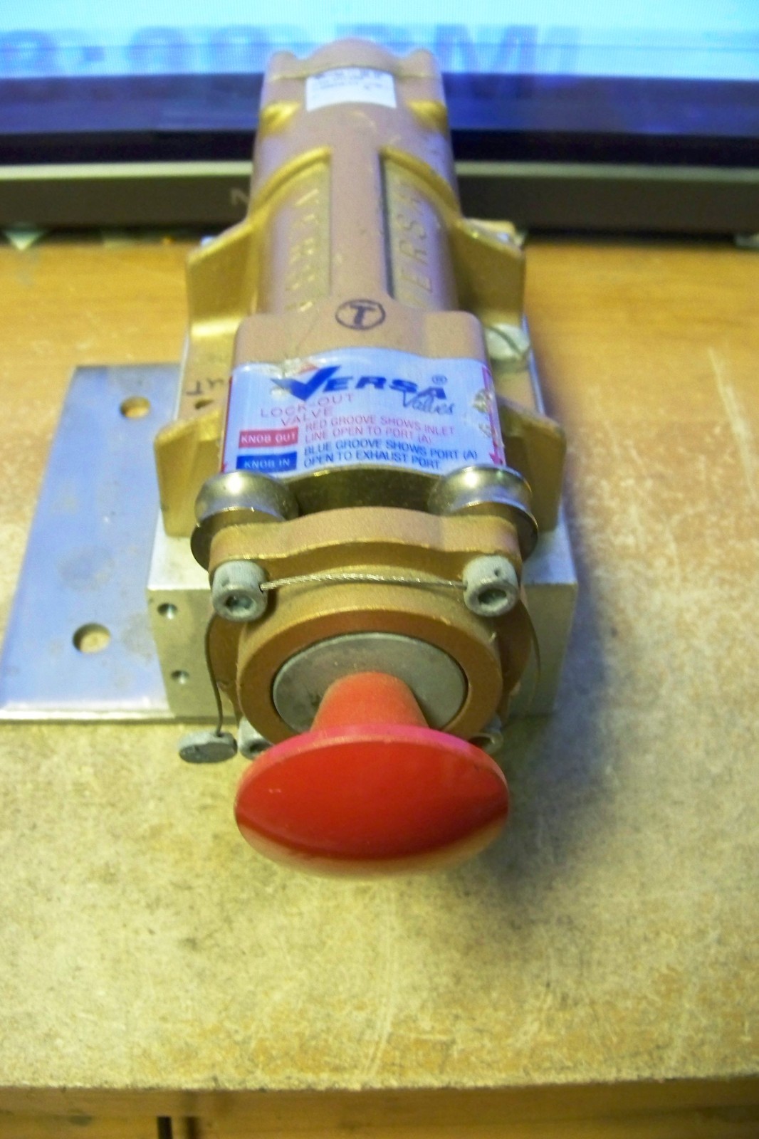 Versa 3-Way Valve Lockout - VIZ-3711-LOVB Vac 200 | eBay