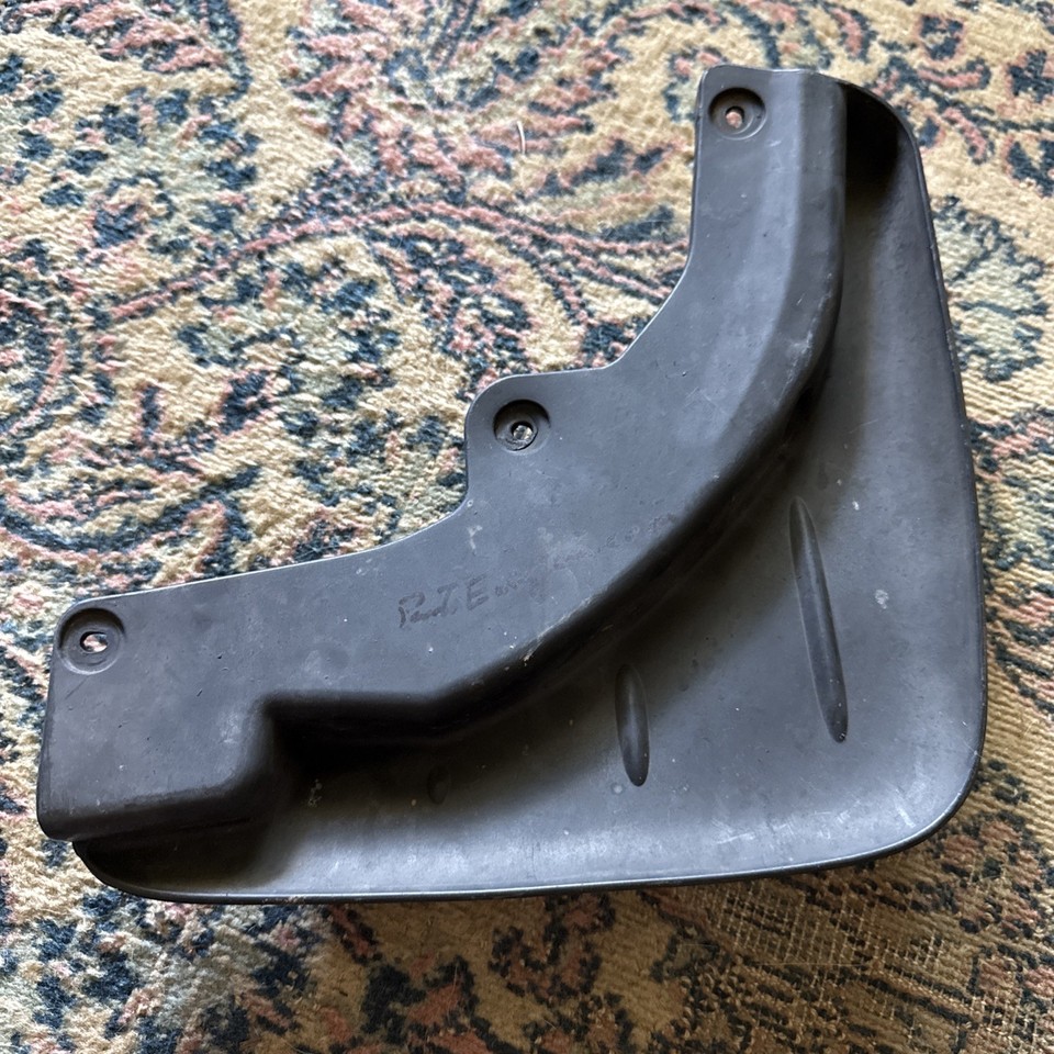 OEM Porsche Cayenne Front Mud Splash Guards 7L5 821 819A, 7L5 821 820A ...