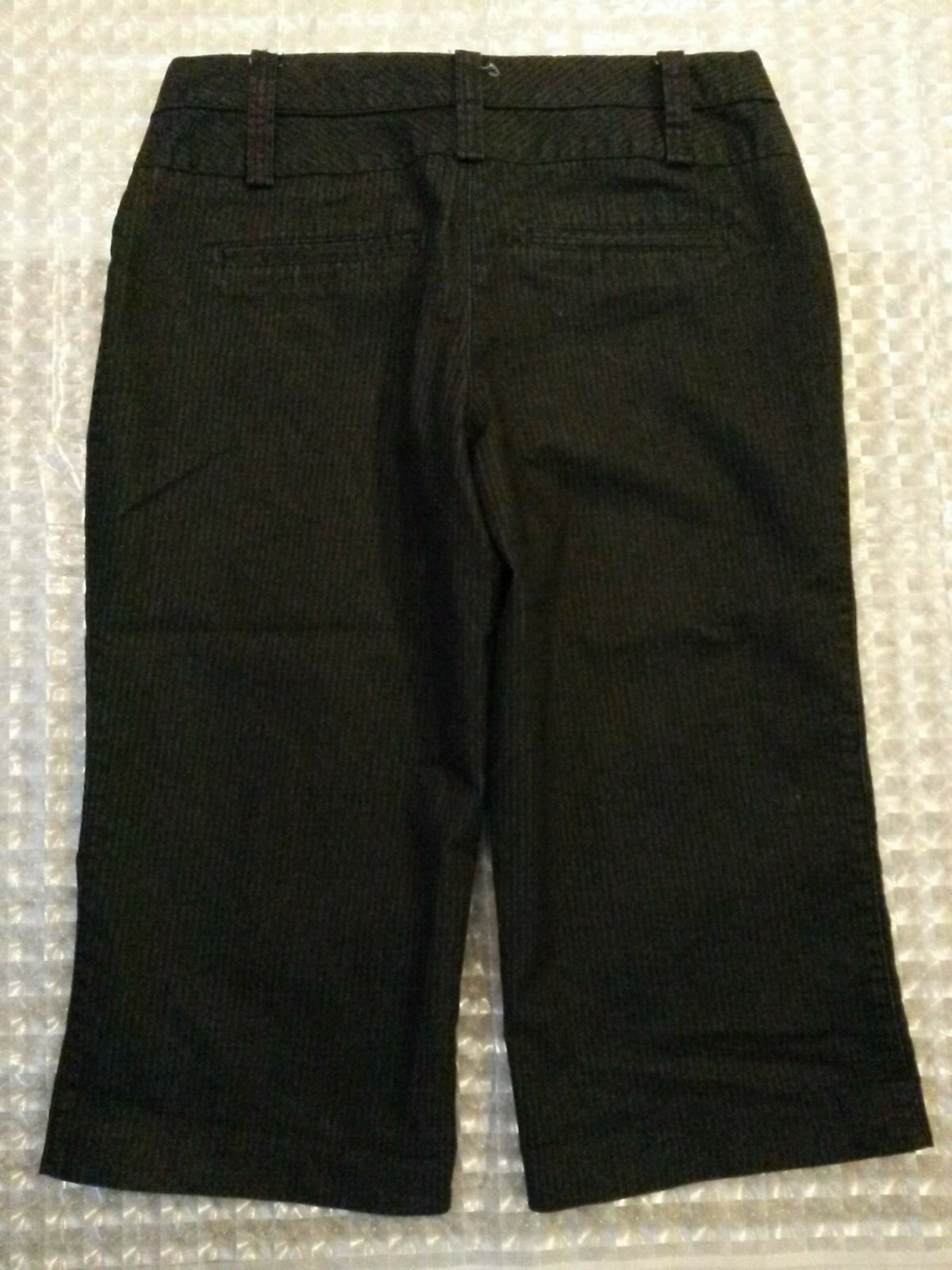 Maurices Womans Capris Size 3/4 Blk/Gray Stripes 17 1/2" Inseam 15" W ...