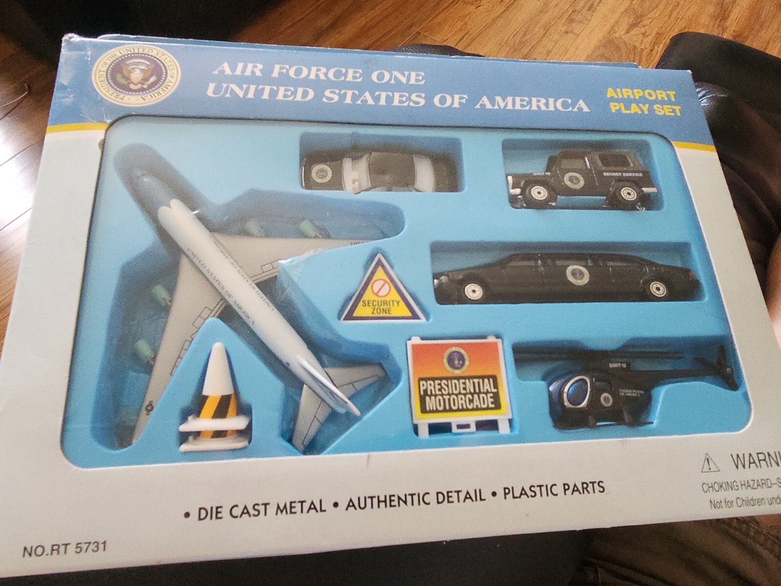 DARON Presidental Air Force One Airport Play Set ~ United States of ...