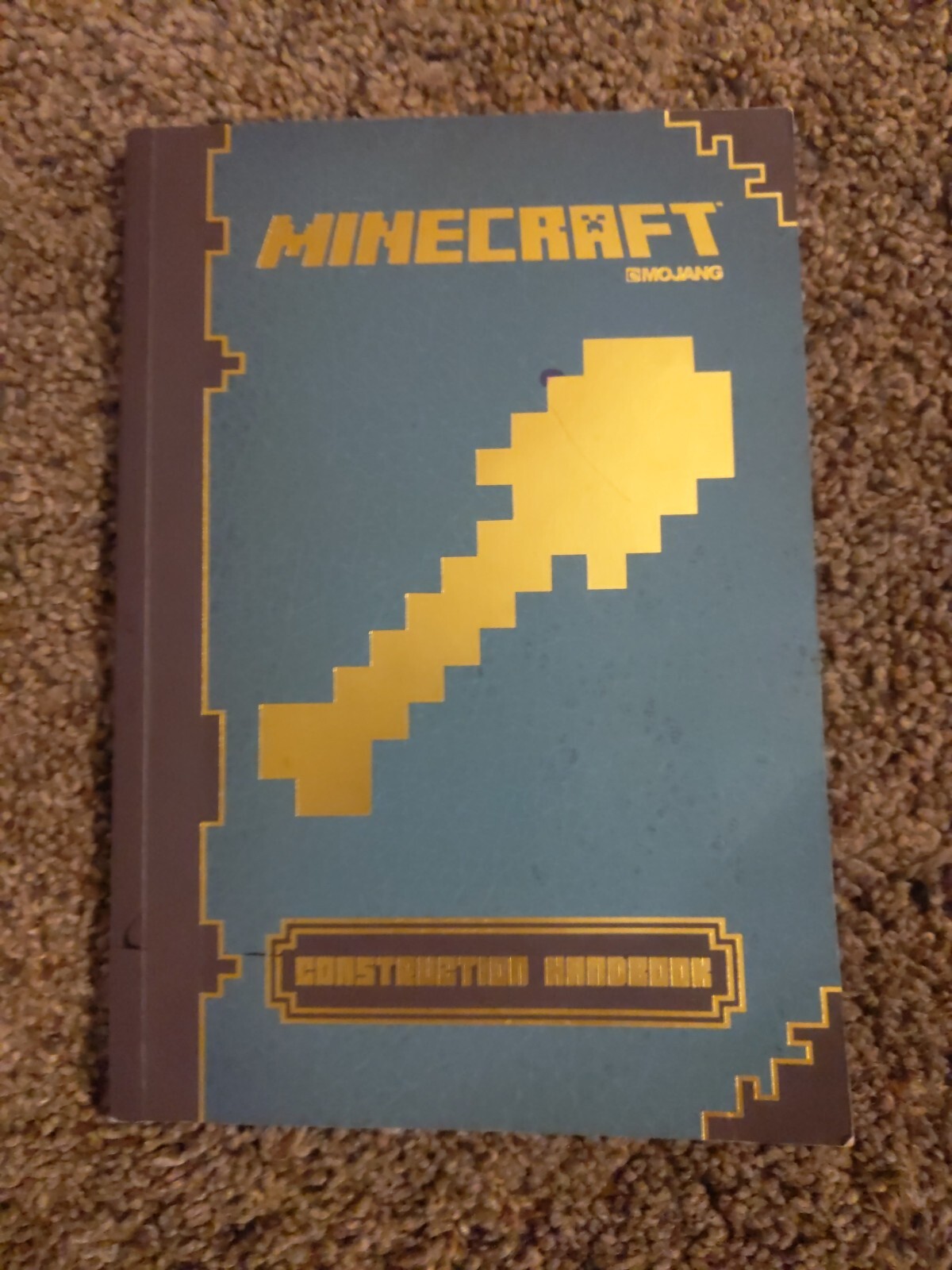 Minecraft : Construction Handbook by Mojang Staff (Trade Paperback ...