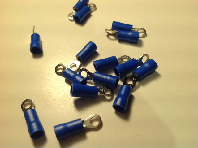 Electrical Crimp Red Ring Earth Terminals 3mm Hole 2.5 Cable Size ...