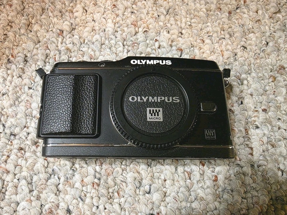 Olympus E-P3 12.3MP Digital Camera black. Body only. Working! +battery ...