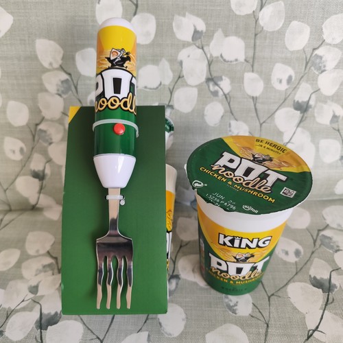 Pot Noodle Chicken & Mushroom Mug/Spinning Fork/2 Pot Noodles Boxed ...
