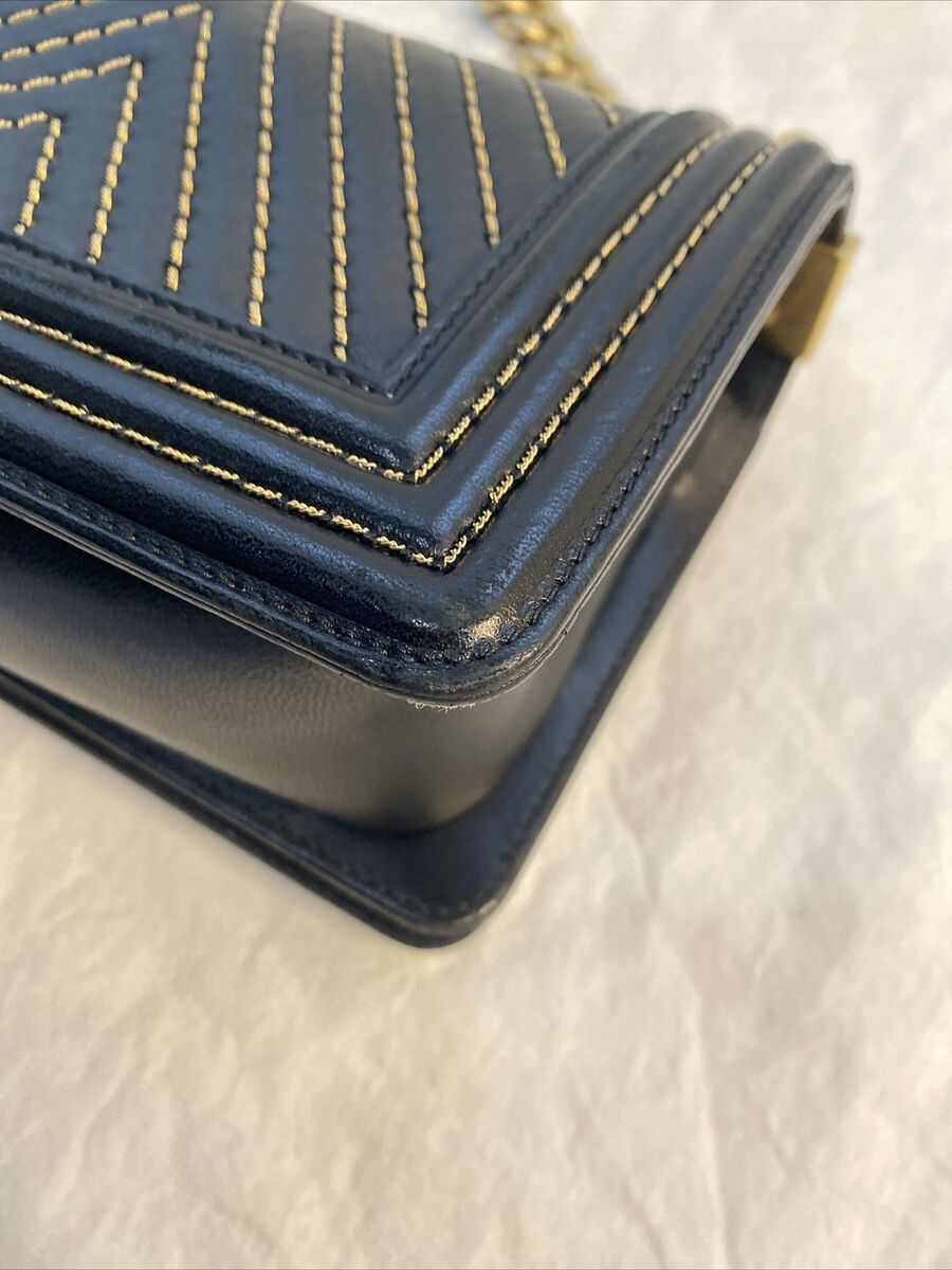 Chanel Boy Chevron Black Gold Hw Small Chain Crossbody Flap Chanel Boy Chevron Black Gold Hw Small Chain Crossbody Flap