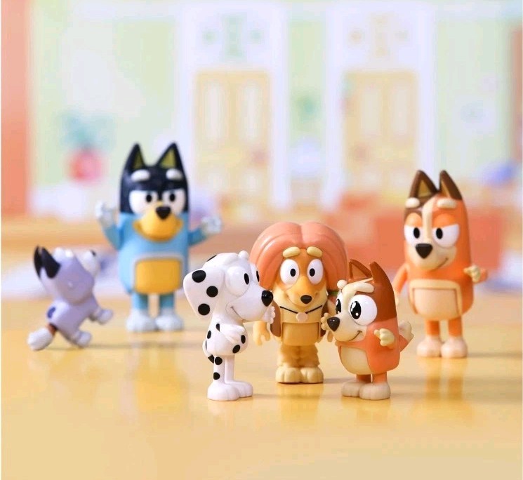 《NEW》Bluey's Family and Friends - 8 Pack - 2.5-3" Bluey, Bingo, Mum and ...