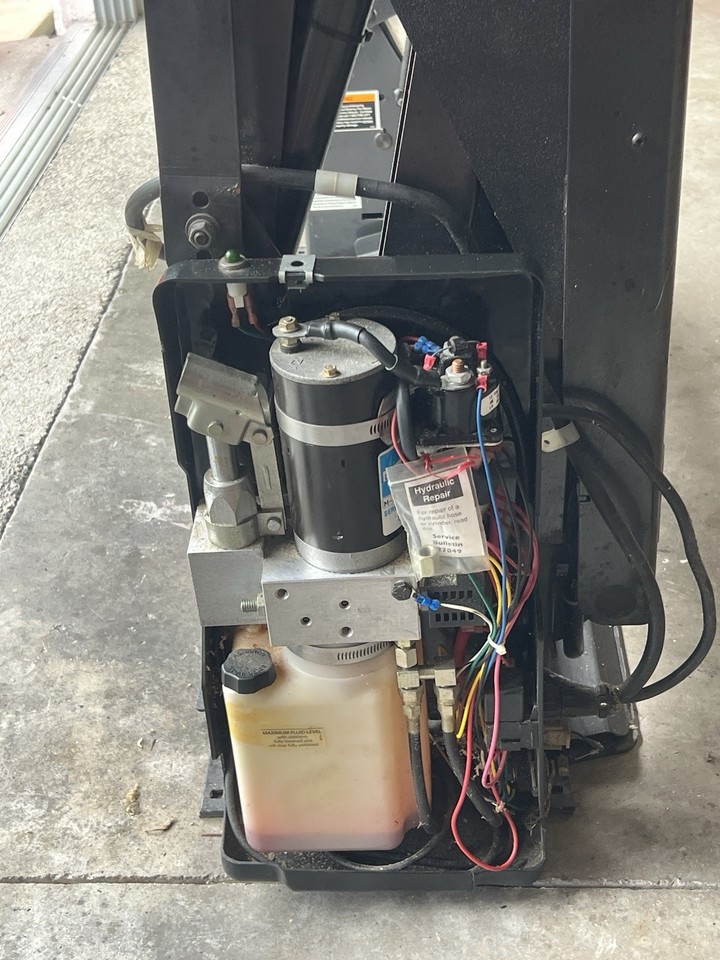 Braun Millennium Series, Commercial Duty Wheelchair Lift used very ...
