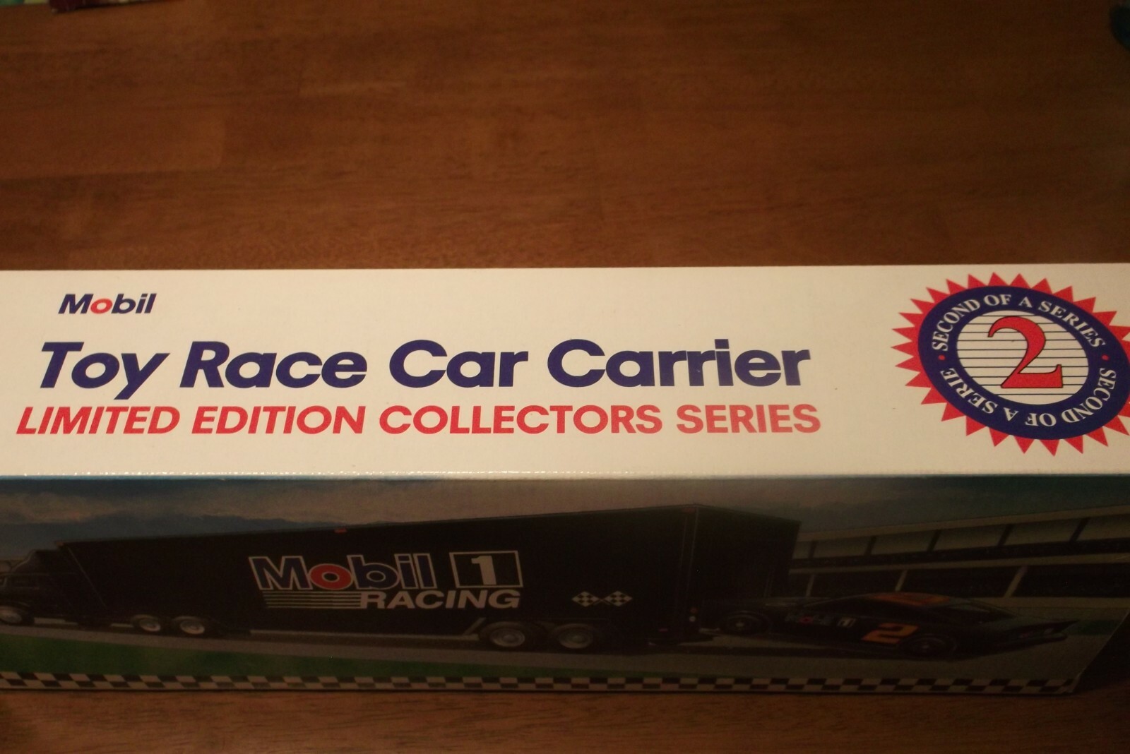 MOBIL 1 RACING TEAM TRANSPORTER & 1:64 RACE CAR WORKING LIGHTS 1:64 NIB ...