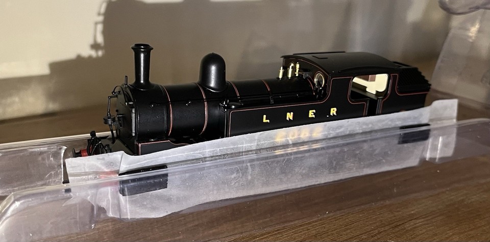 Bachmann Branch-Line 00 Gauge 35-253Z NER Class O Tank 2082 LNER Lined ...