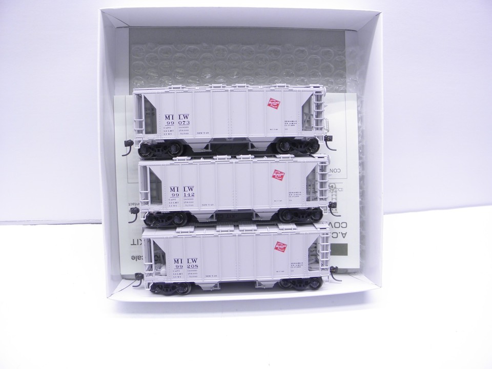 KATO ACF 70 TON COVERED HOPPER MILWAUKEE ROAD - 3 CAR PACK HO SCALE ...