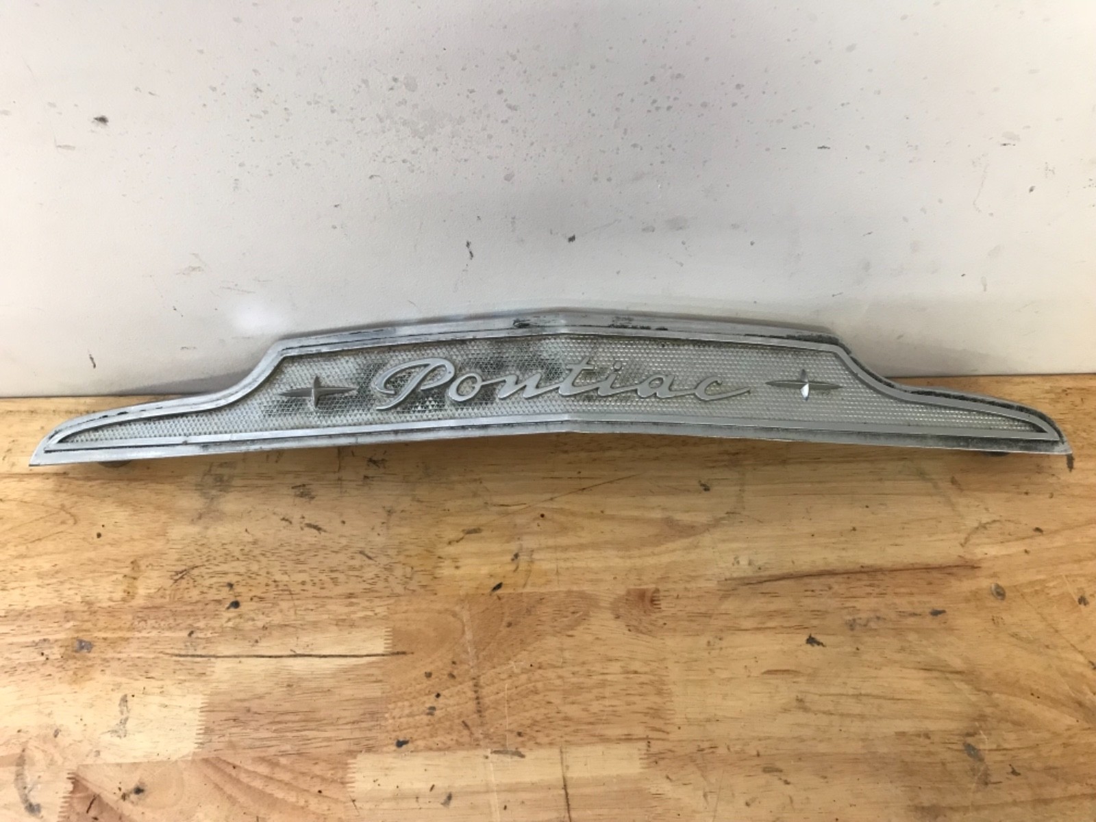 1953 Pontiac Hood Emblem 5840745 | eBay