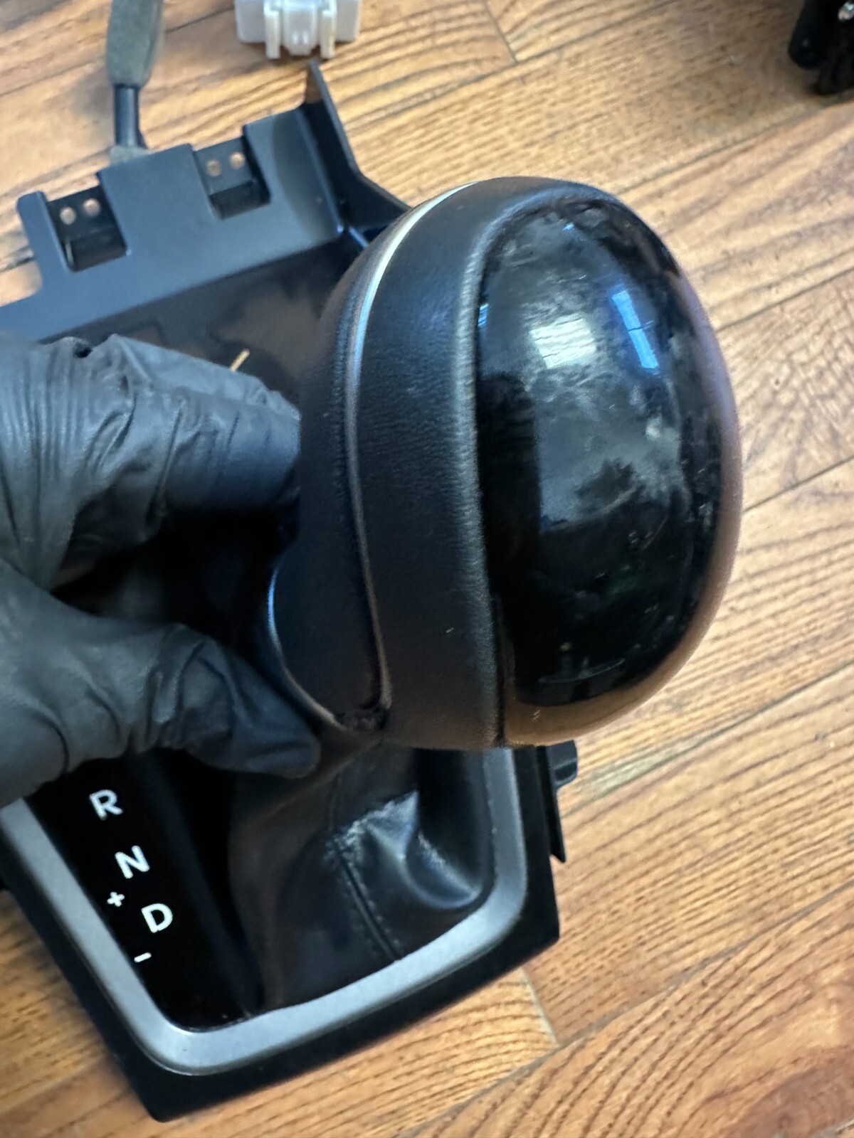 2016 HYUNDAI ELANTRA OEM Shifter Bezel Trim Automatic Gear Shifter w ...