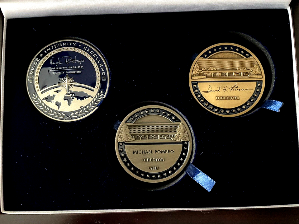 CIA Directors David Petraeus & Michael Pompeo Challenge Coins W/Case | eBay