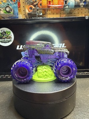 Custom Purple Grave Digger 1:64 Monster Jam Digger Daddy’s Customs | eBay