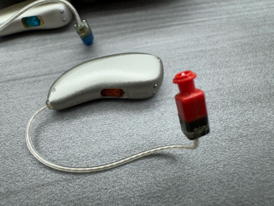 Phonak Audeo 0459 P70 R Hearing Aids Rechargeable FOR PARTS / REPAIR | eBay