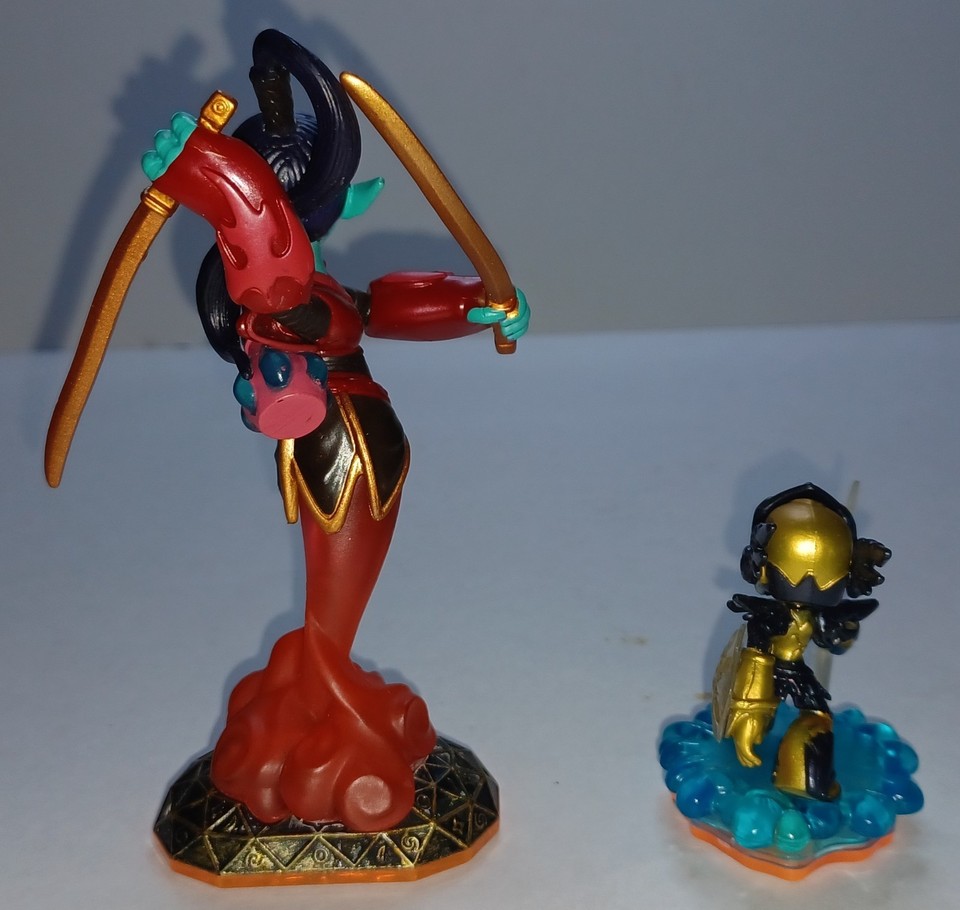 Skylanders Giants Scarlet Ninjini & Legendary Chill LightCore Lot Of 2 | eBay