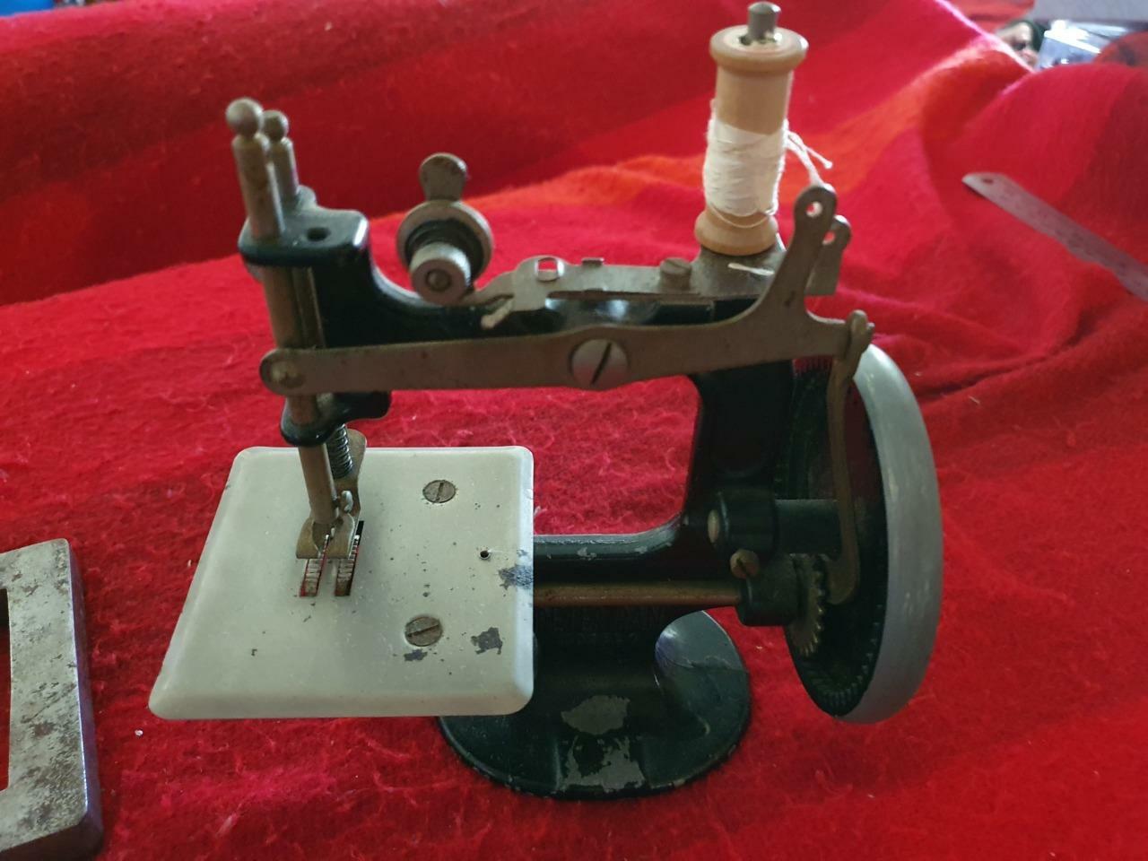 Vintage Peter Pan Sewing Machine Model 1 | eBay