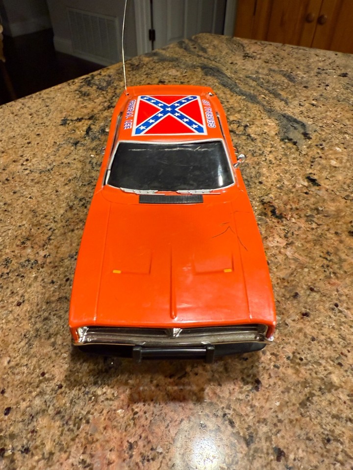 2005 Dukes of Hazzard General Lee RC Car 1/18 Malibu No Remote Untested ...
