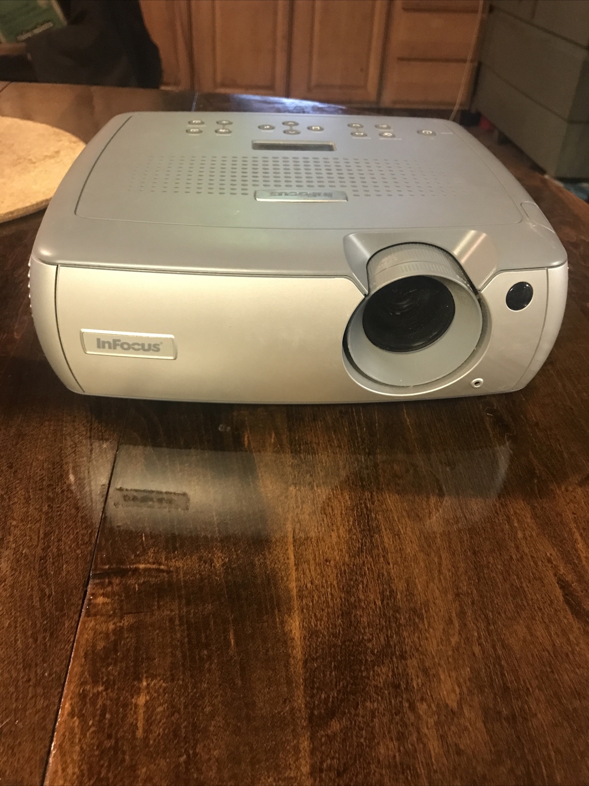 Infocus LP640 DLP Projector VGA DVI 2200 Lumens 16:9 1400x1050 - 797212597311| eBay