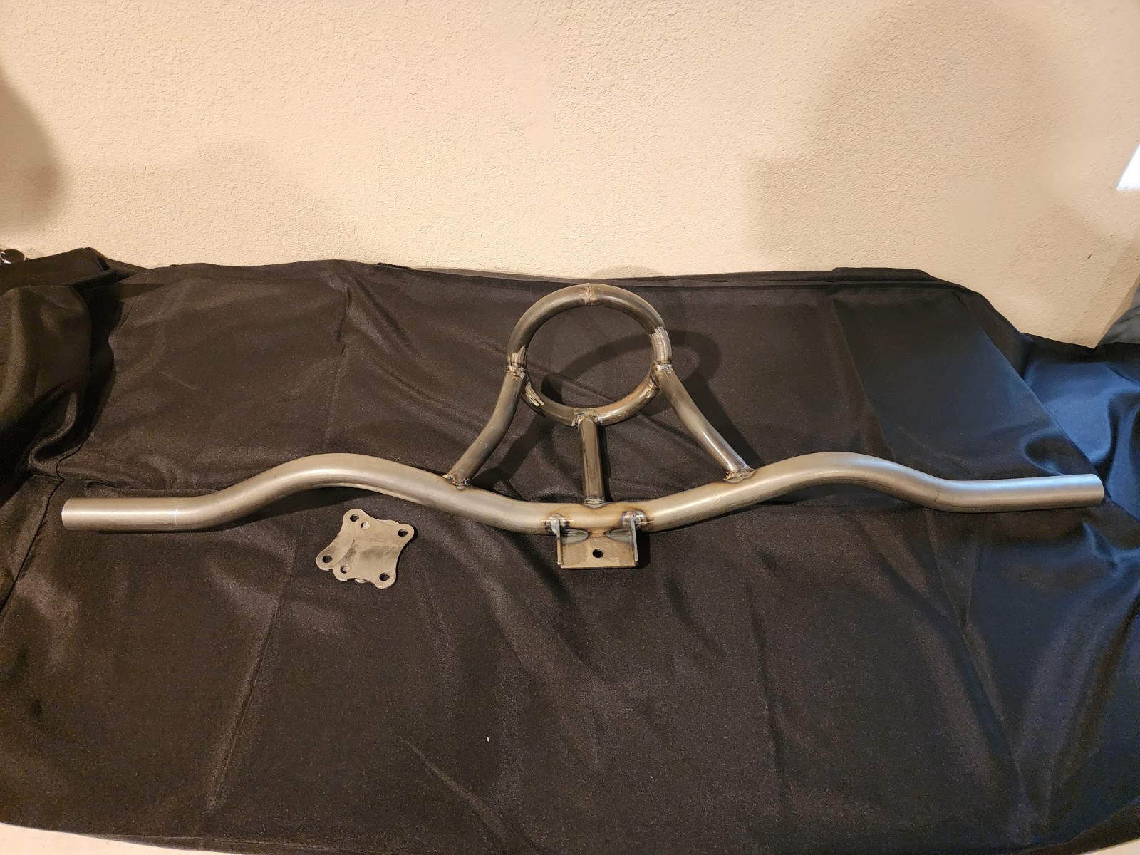 Transmission crossmember with integrated driveshaft loop. Th400, 4l80e ...