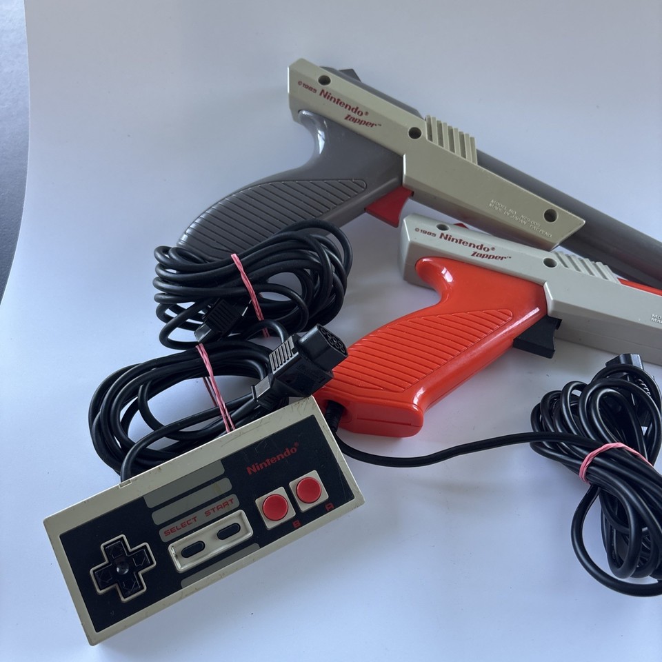 Lot Of 3 1985 Nintendo NES Zapper Duck Hunt Gun NES-005, Controller. | eBay