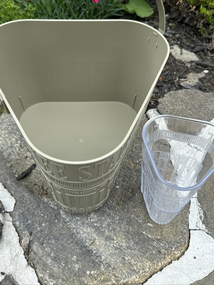 New York Yankees - Yankee Stadium Empty Popcorn Bucket & Cocktail Cup ...