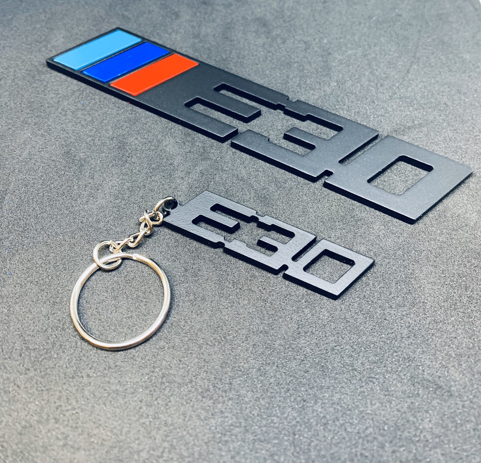 E30 Metal Badge for Trunk & E30 Key Chain With Gift box ( Black ) tri ...