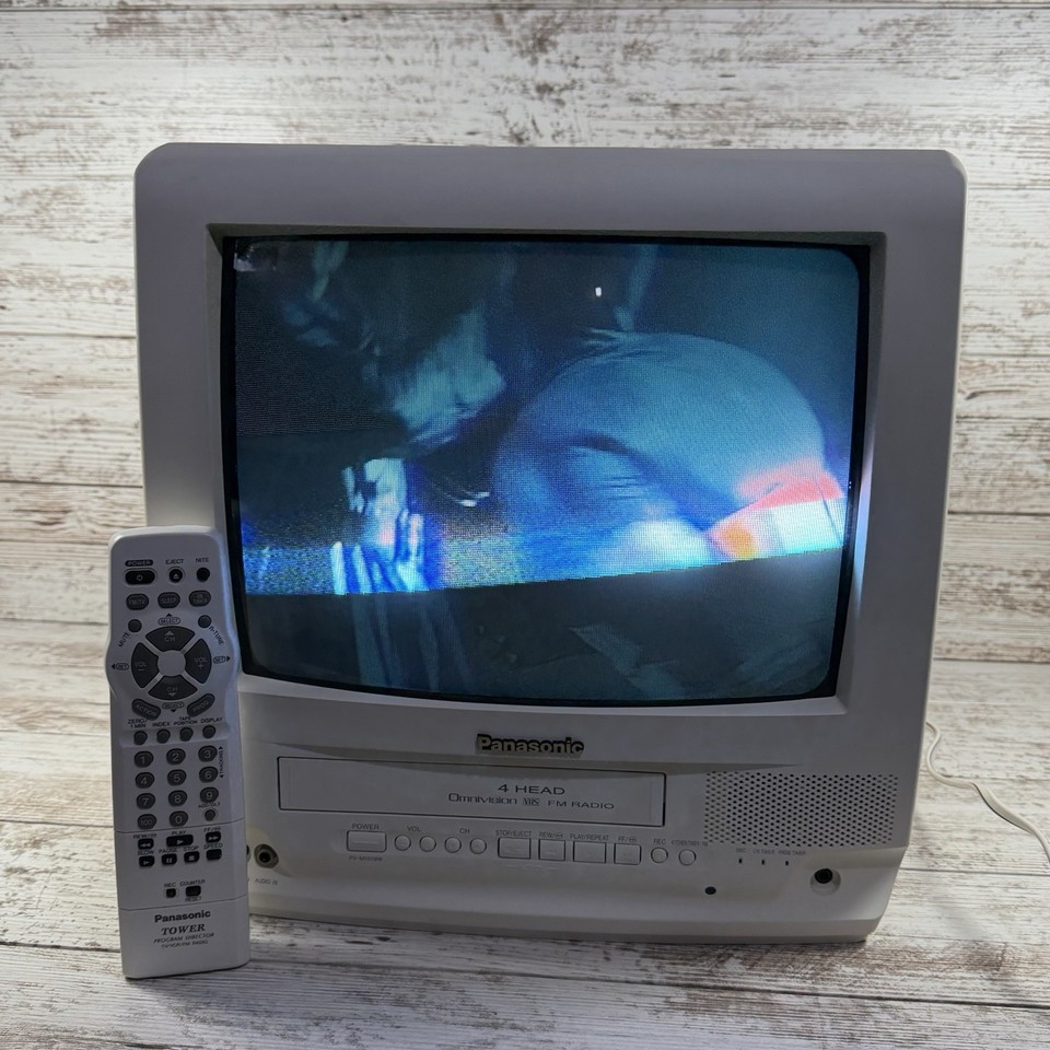 Panasonic PV-M1379W 13 Inch TV/VCR Combo Retro Gaming w/Remote CRT ...