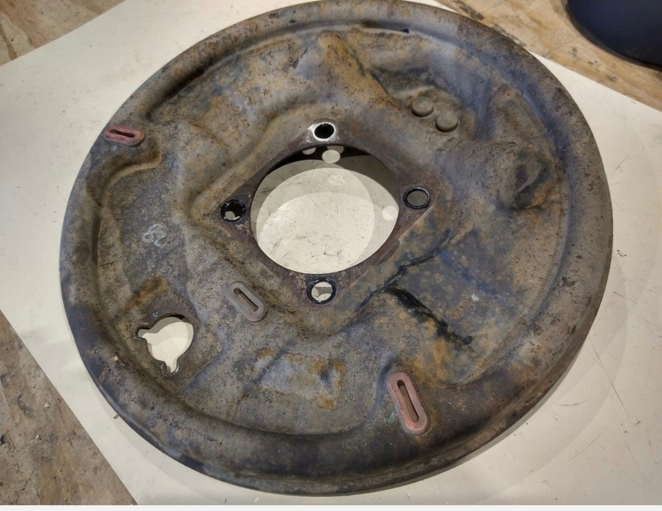 05-09 Silverado Sierra 1500 Rear Axle Drum Brake Backing Plate 15911567 ...