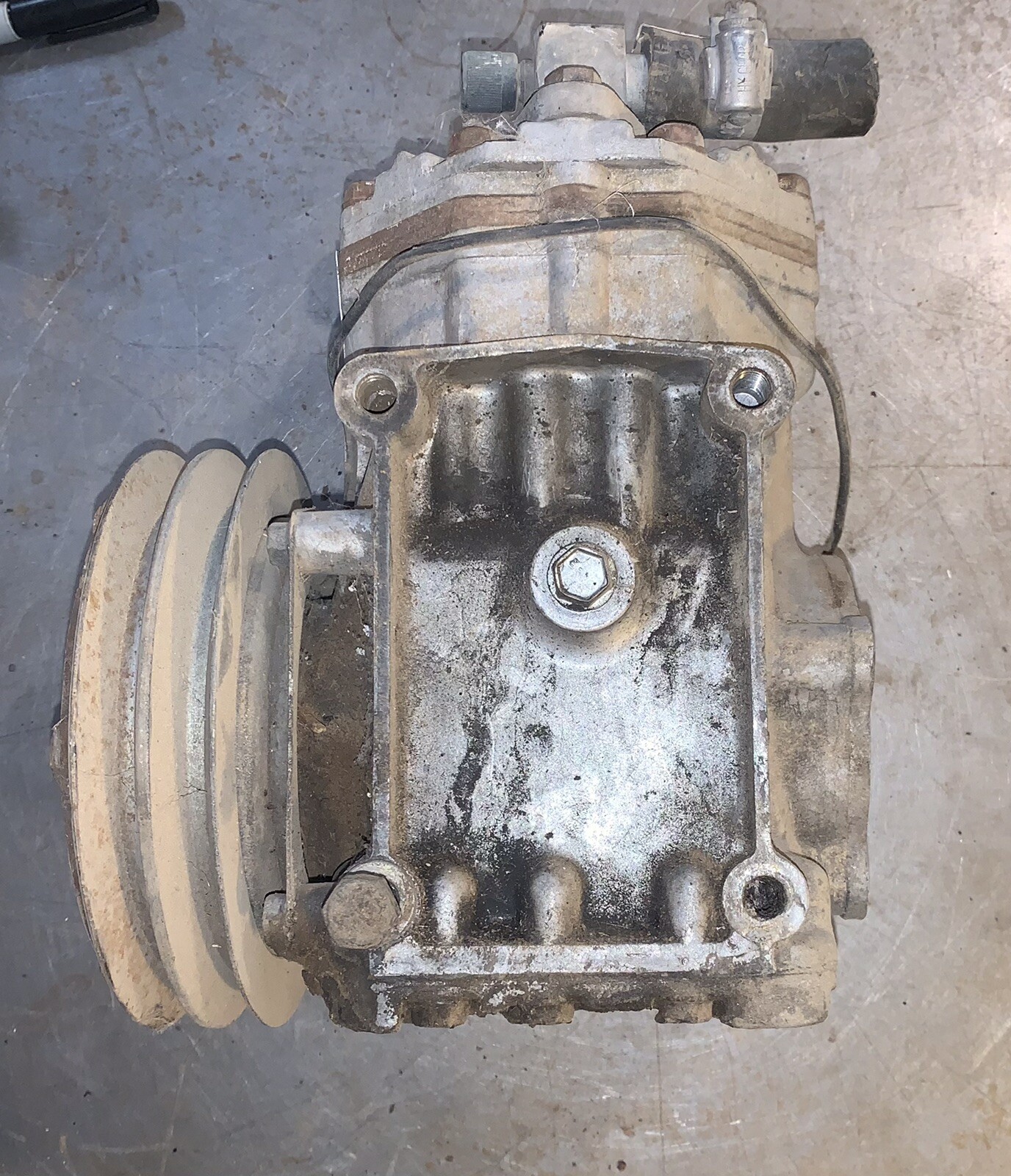 York AC Compressor F209R-16763 Off Datsun 240Z. -S4J | eBay