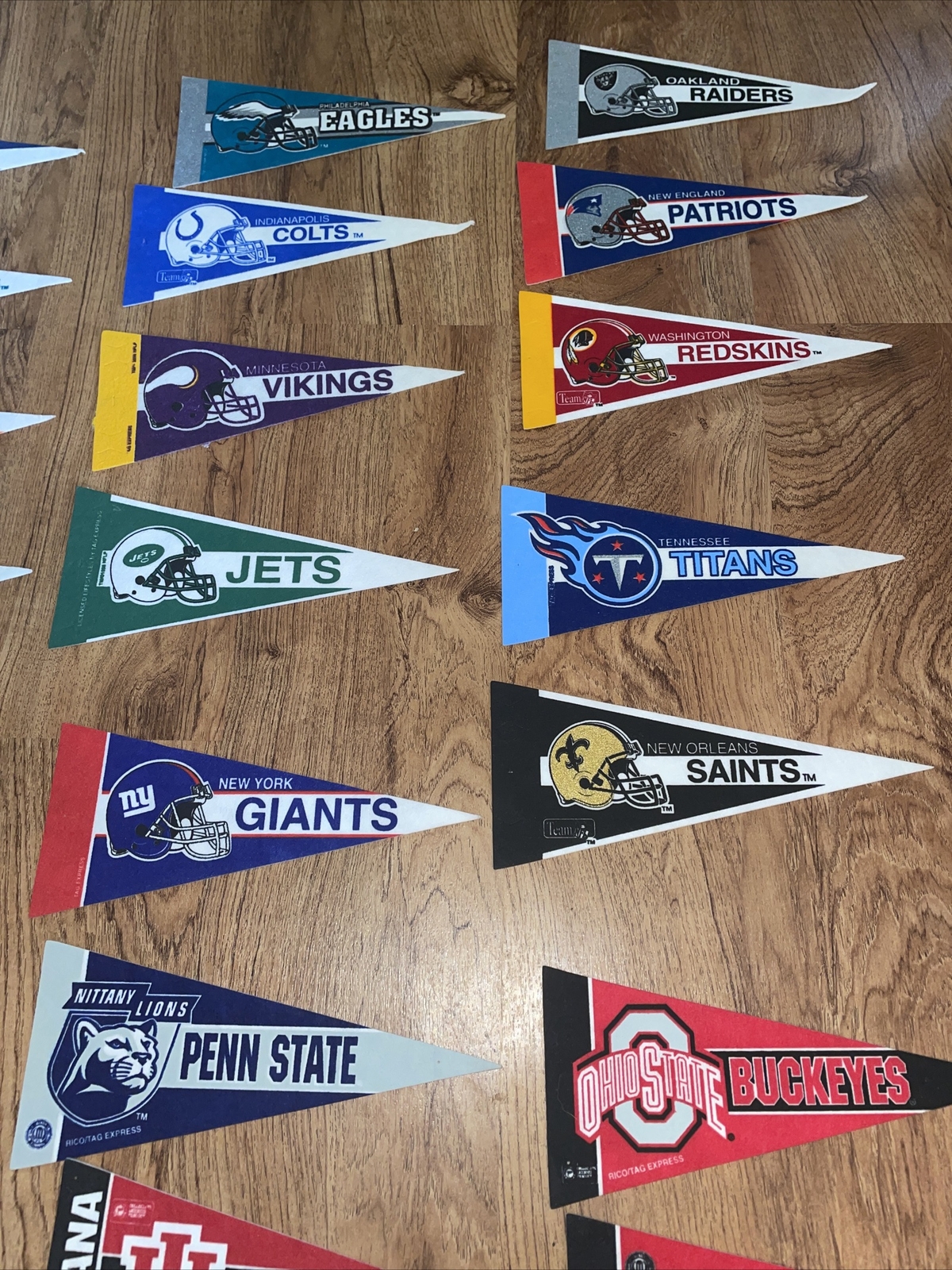 NFL NCAA BIG 10 Football Teams 90s Mini Pennants Flag Banners 9" Lot Of ...