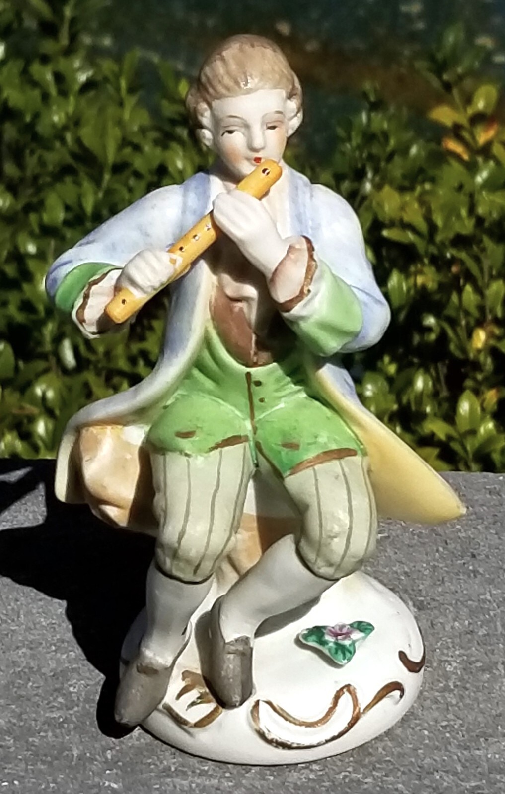 Vintage 5.5" Occupied Japan Bisque FIGURINE SEATED COLONIAL MAN PLAYING ...