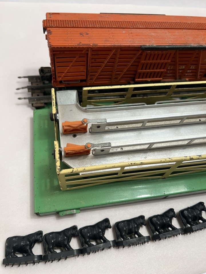 Lionel Postwar Operating Cattle Car w/ Stockyard, O Gauge, #3656 | eBay