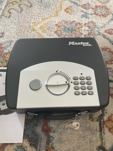 Master Lock Electronic/Keypad Digital Residential Floor Safe Lock Box ...