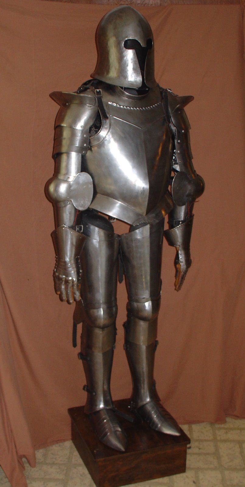 Custom made big and tall mens armor armour medieval knight Rob Robert ...