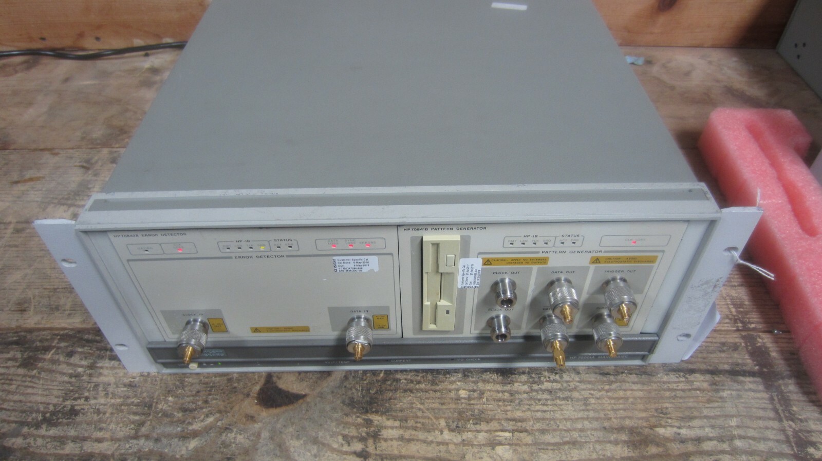 HP 70001A MAINFRAME W/ 70841B PATTERN GENERATOR & 70842B ERROR DETECTOR ...